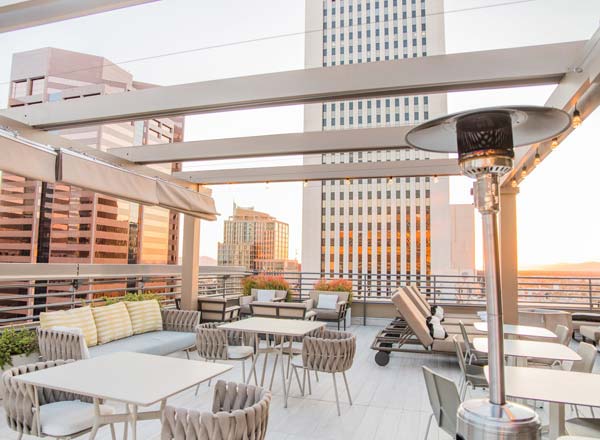 地板13屋顶酒吧 - 凤凰城的屋顶酒吧|188bet手机版备用屋顶指南 - 金博宝188手机网页,188bet足球网站在线